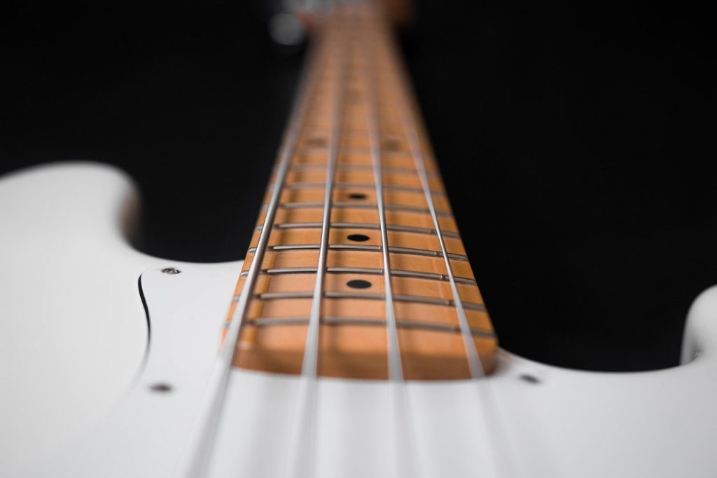 Comment changer les cordes de sa basse ? Cheval Musique Tradition